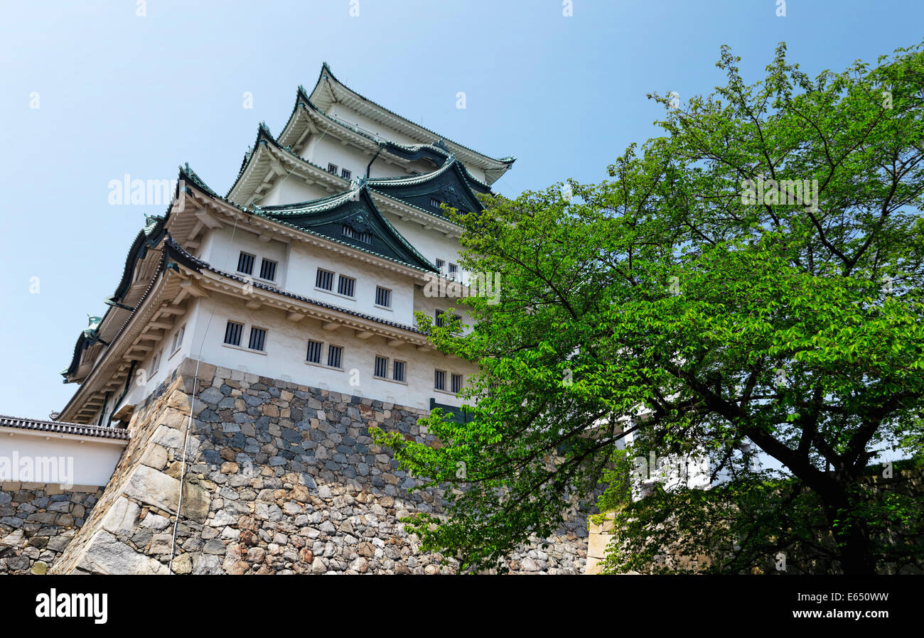 Nagoya castle atop with golden tiger fish head pair called "King Cha ...