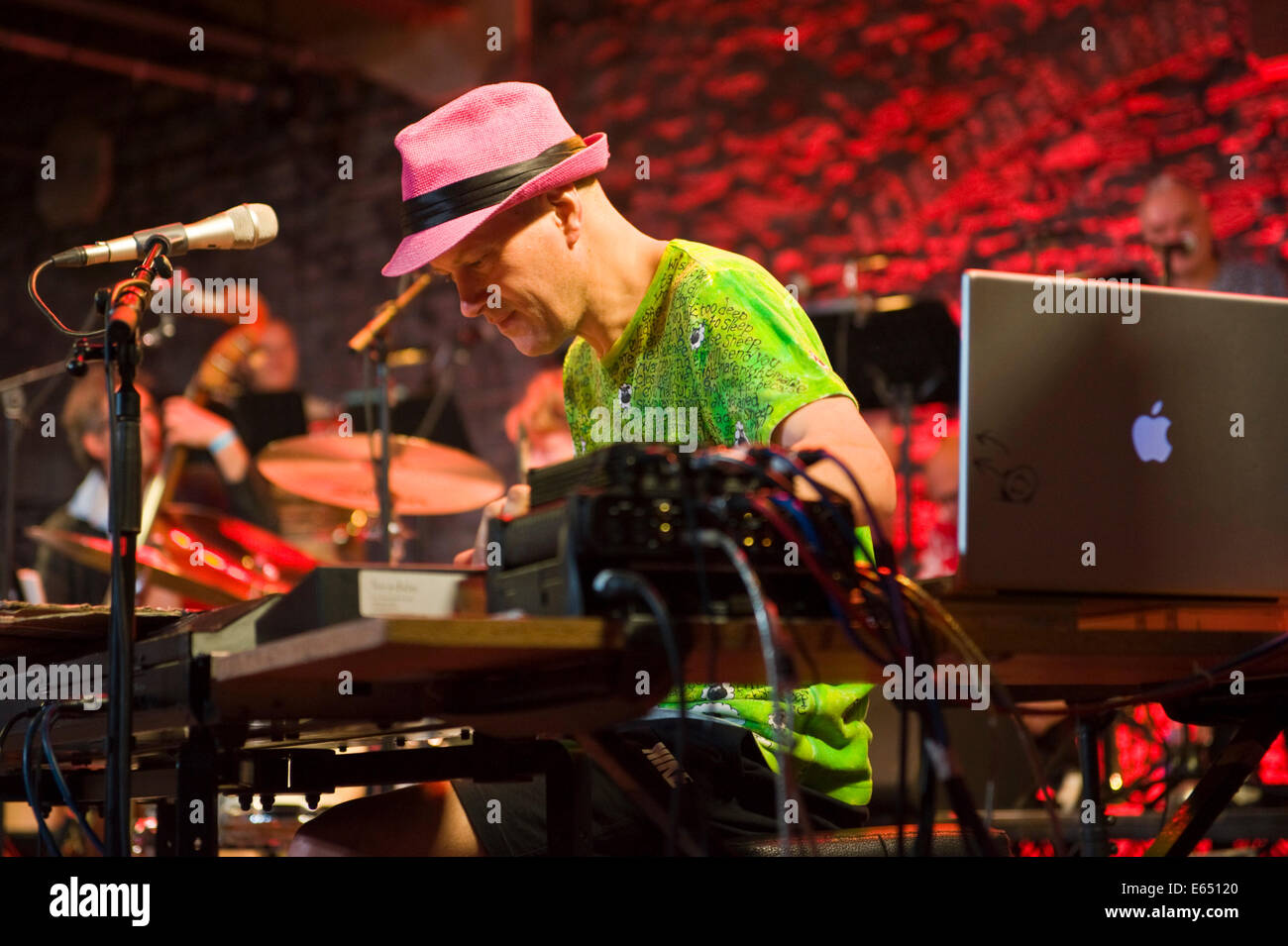 Live music keyboard player with Loose Tubes 21-piece big band on stage ...