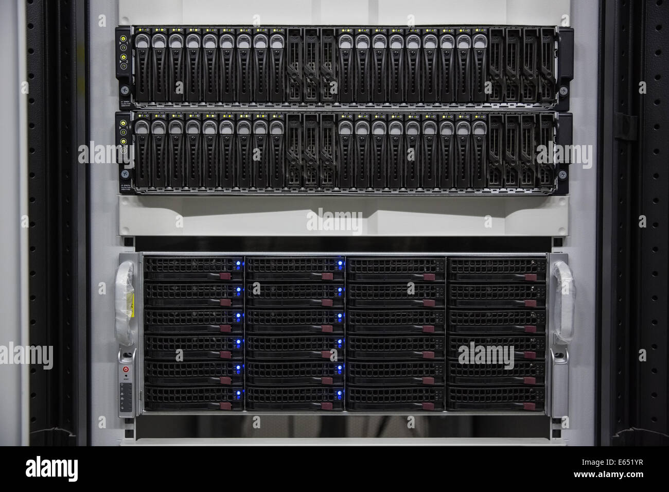 Black rack hi-res stock photography and images - Alamy