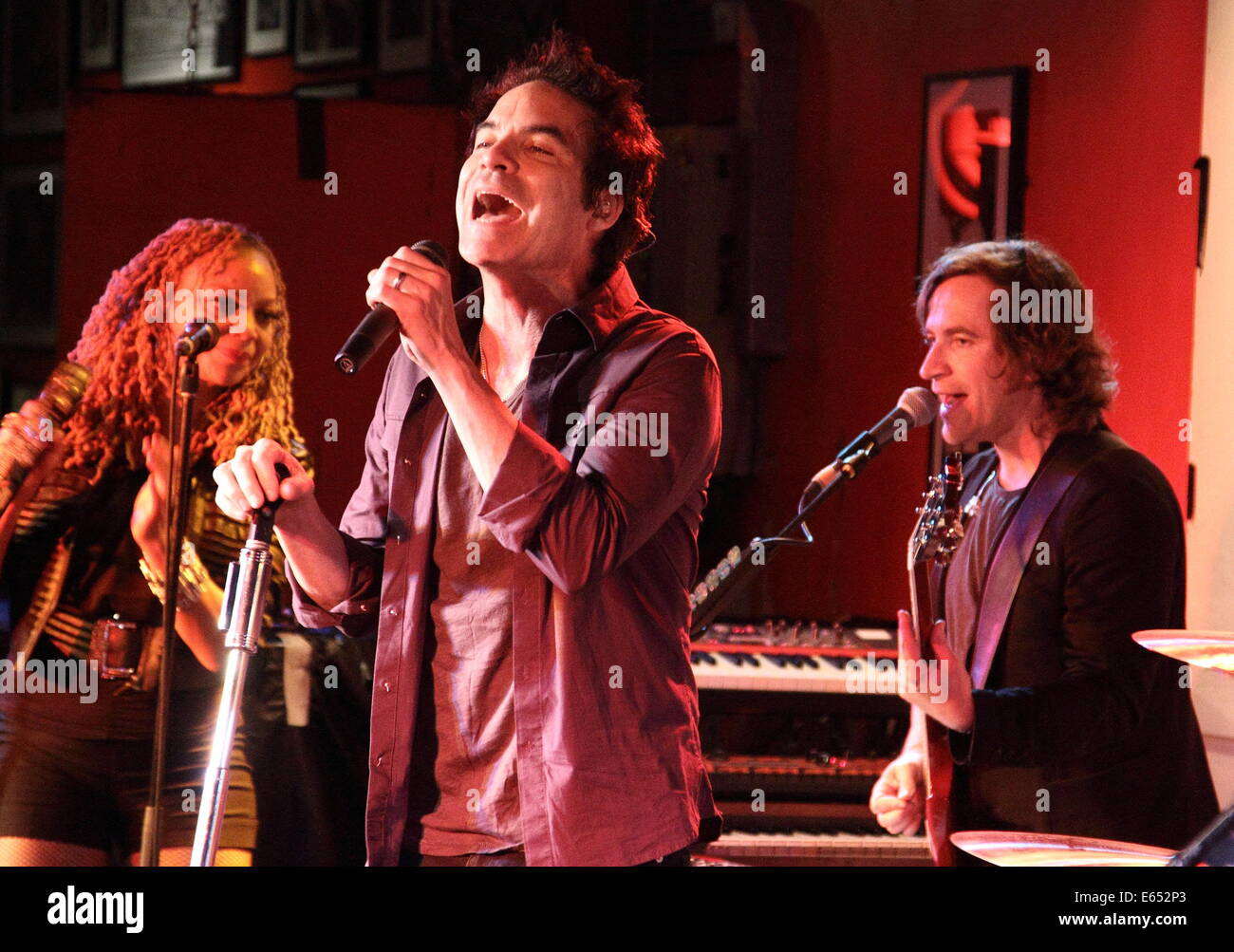 100 club london band hi-res stock photography and images - Alamy