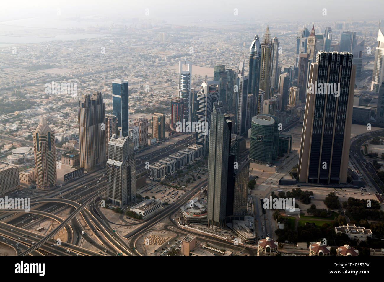 Dubai cityscapes hi-res stock photography and images - Alamy