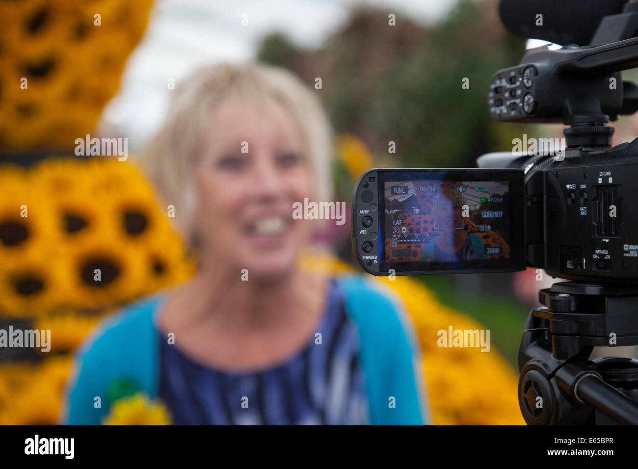 Carol klein gardening expert hi-res stock photography and images - Alamy