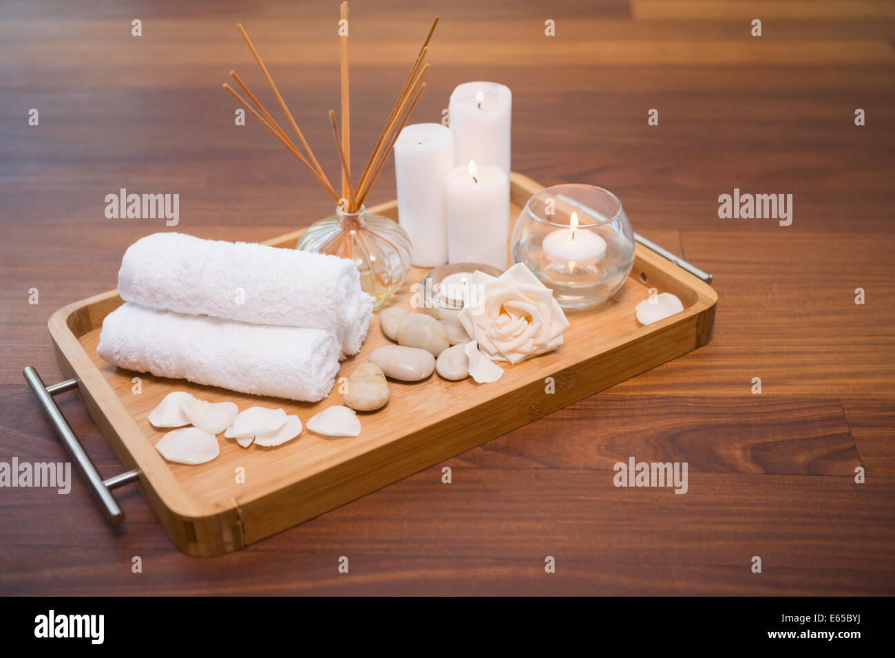 Spa objects on wooden floor Stock Photo - Alamy
