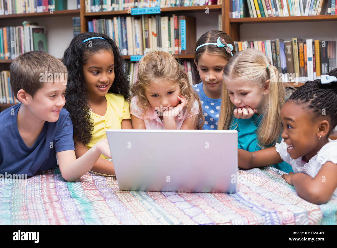 Pupils laptop learning together class hi-res stock photography and ...
