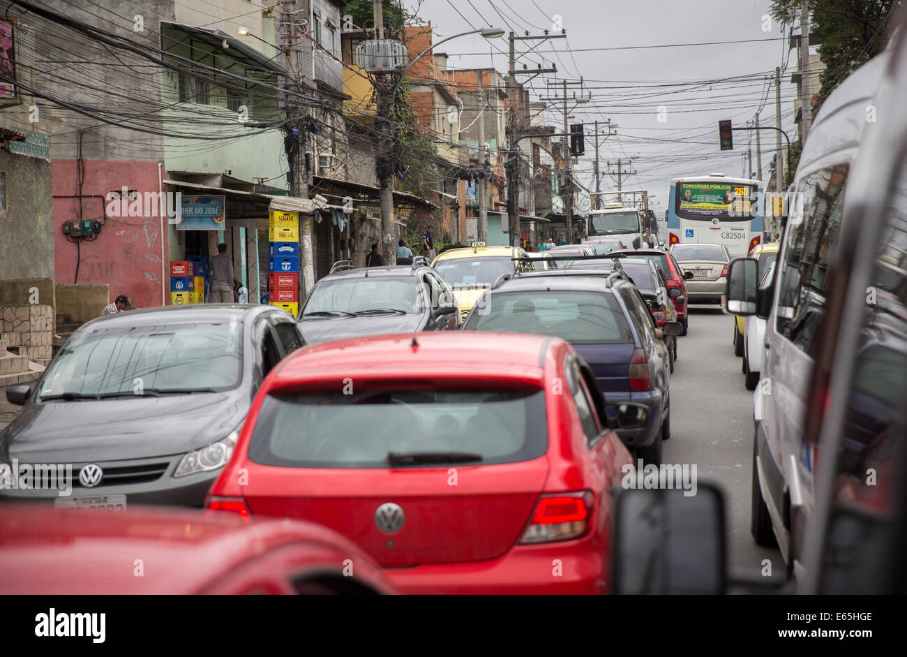 Busy street in rio hi-res stock photography and images - Alamy