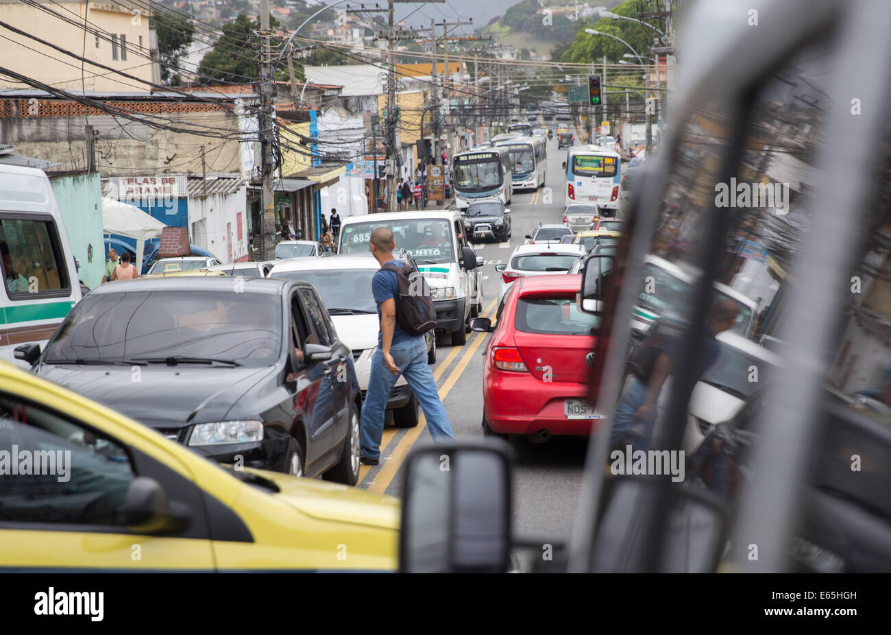 Busy street in rio hi-res stock photography and images - Alamy