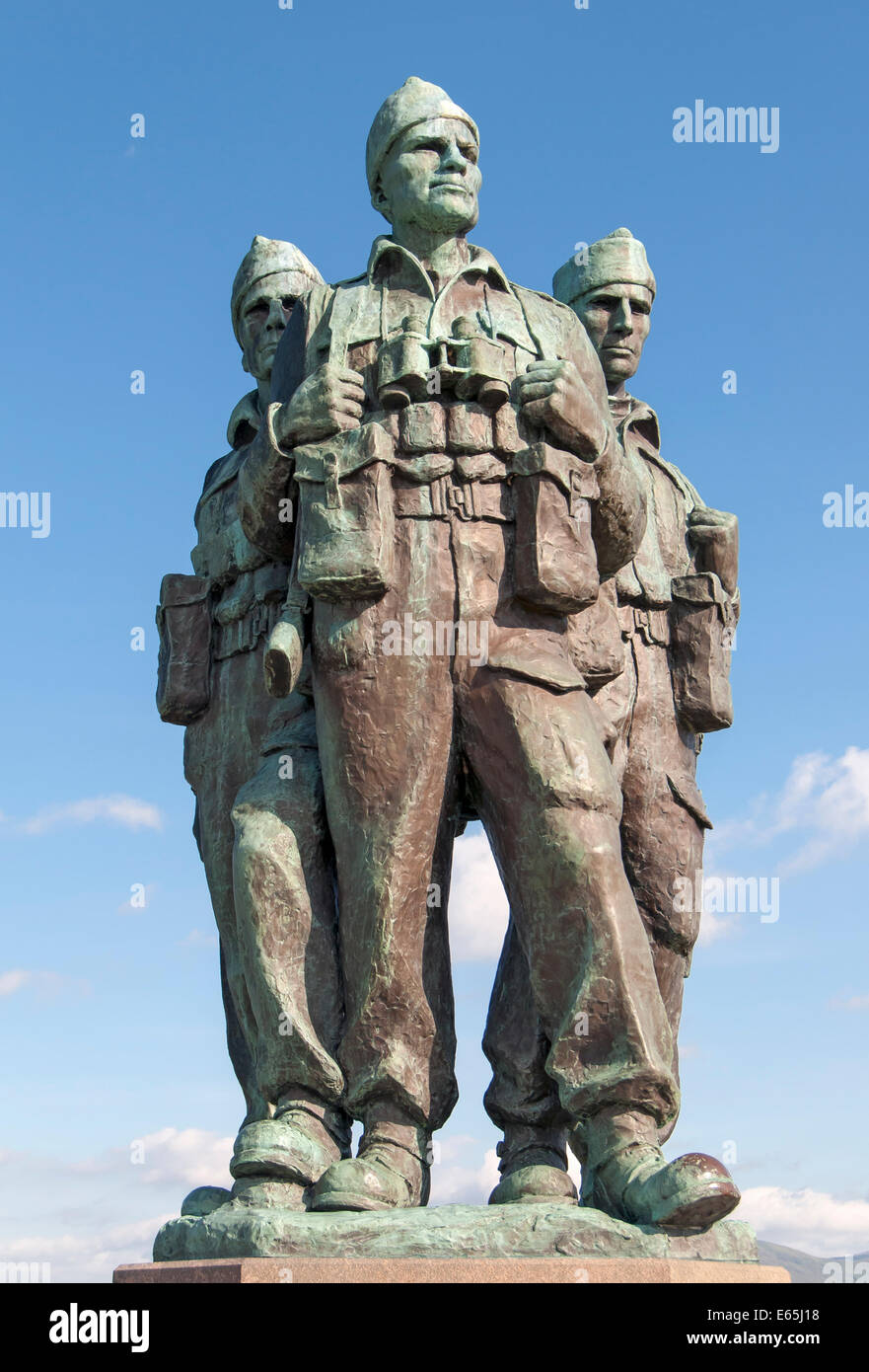 Bronze commando statue hi-res stock photography and images - Alamy