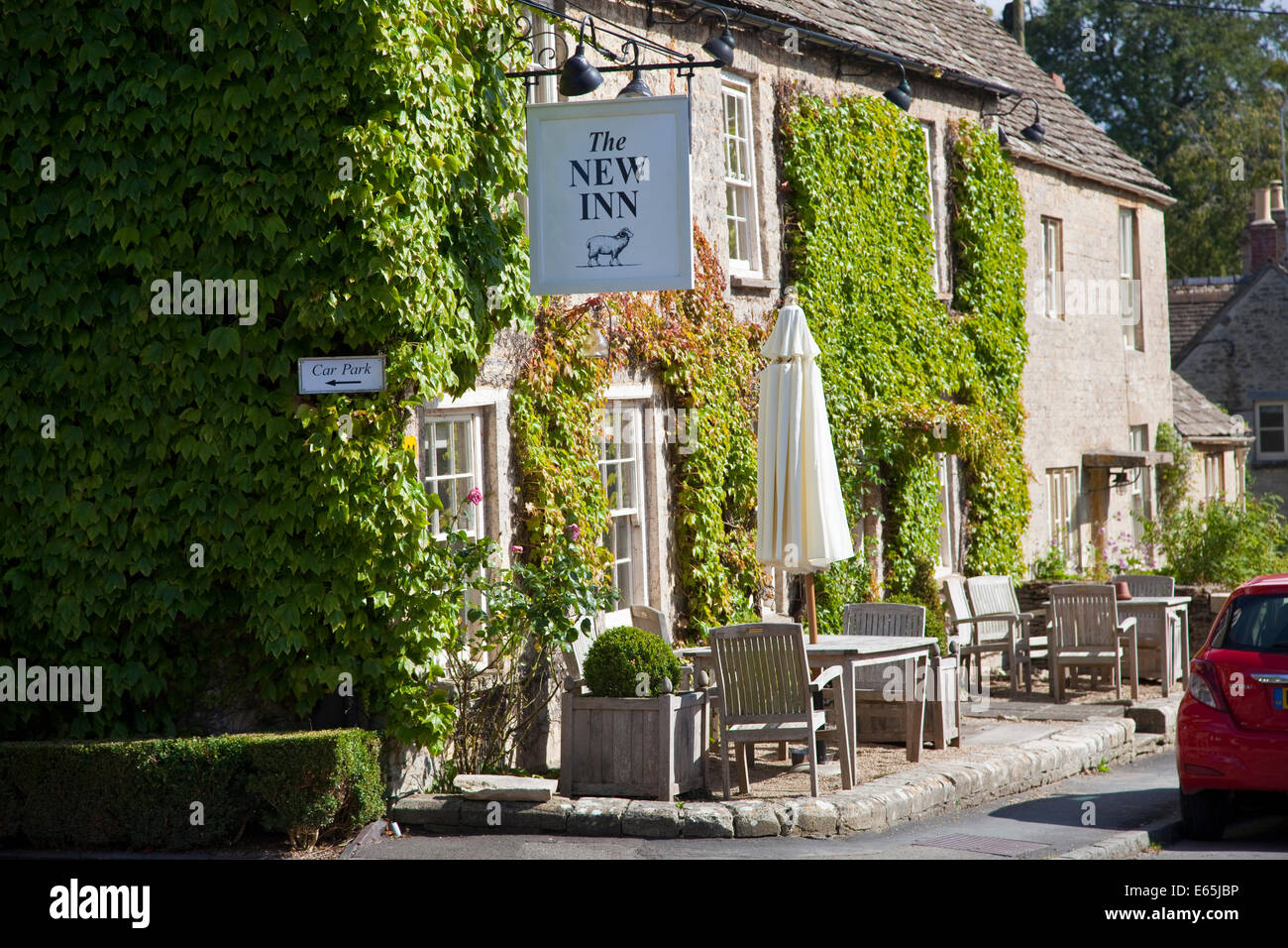 new inn coln st aldwyns Stock Photo - Alamy