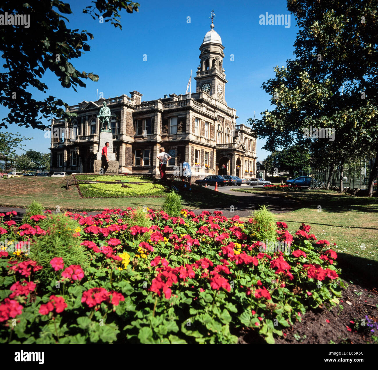 Llanelli town centre hi-res stock photography and images - Alamy