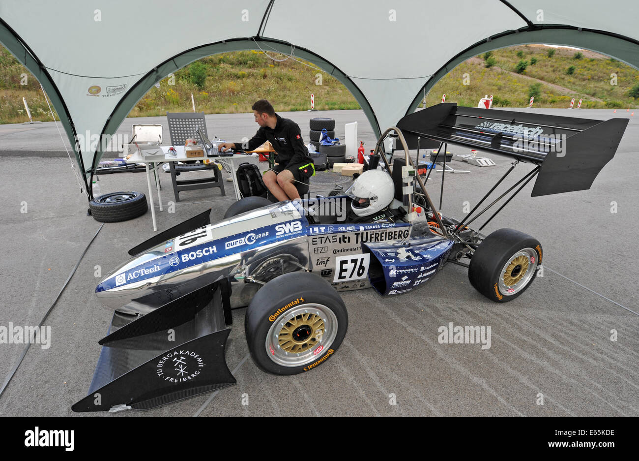 Freital, Germany. 15th Aug, 2014. Michael Lipp (b) and Toni Waechtler ...