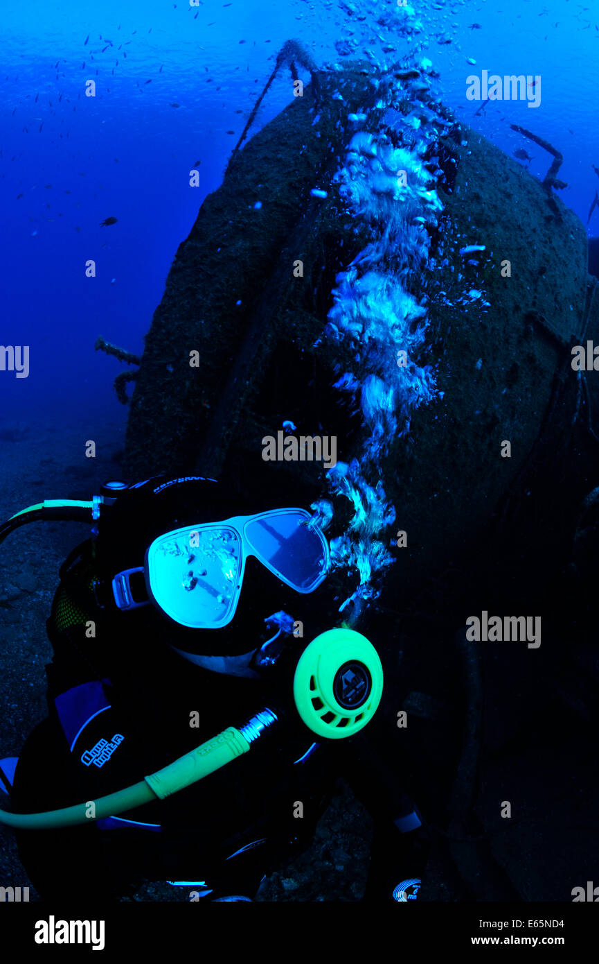 Surface diver hi-res stock photography and images - Alamy