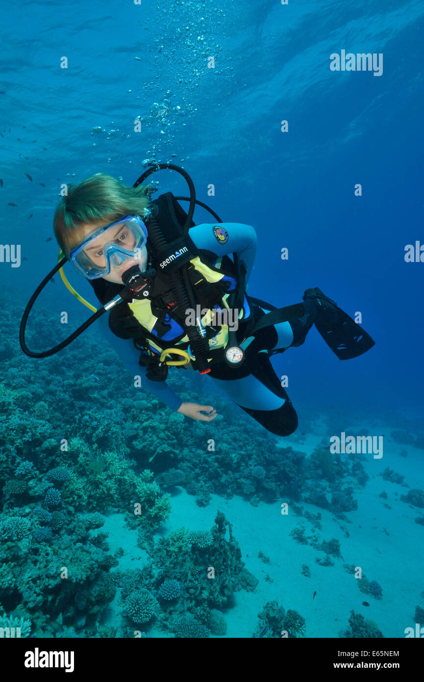 Scuba mask boy hi-res stock photography and images - Alamy