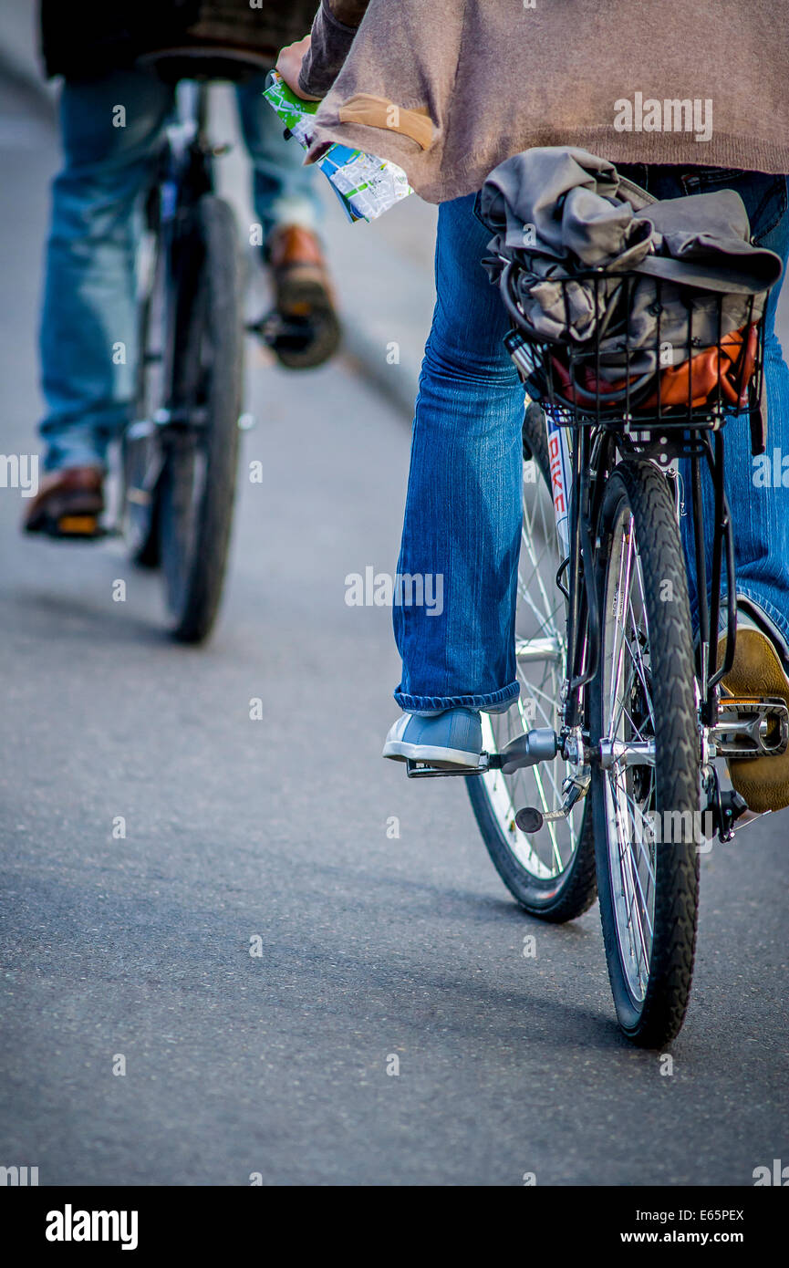 Cycling city hi-res stock photography and images - Alamy