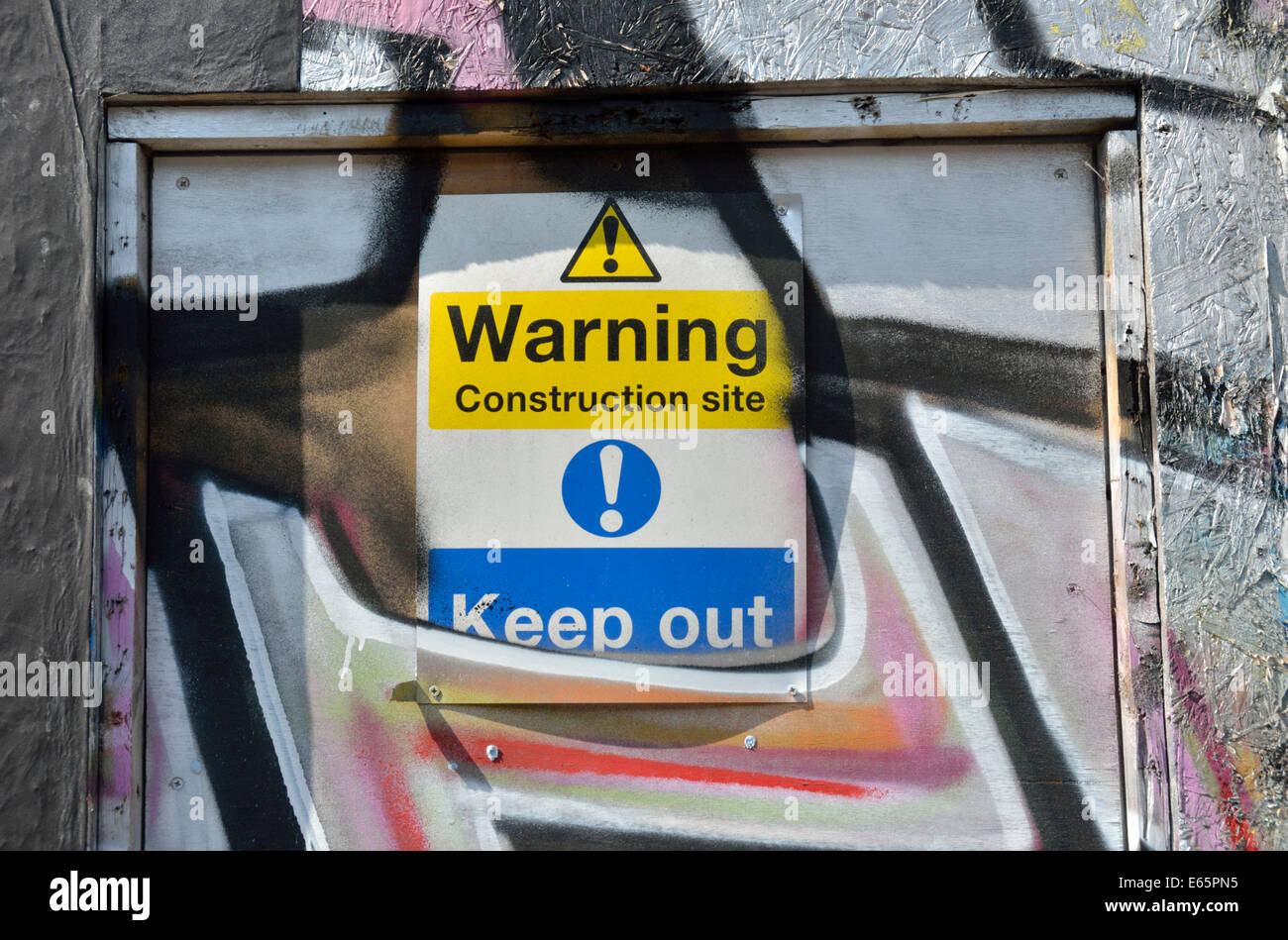 Construction site warning ’Keep Out’ sign Stock Photo - Alamy
