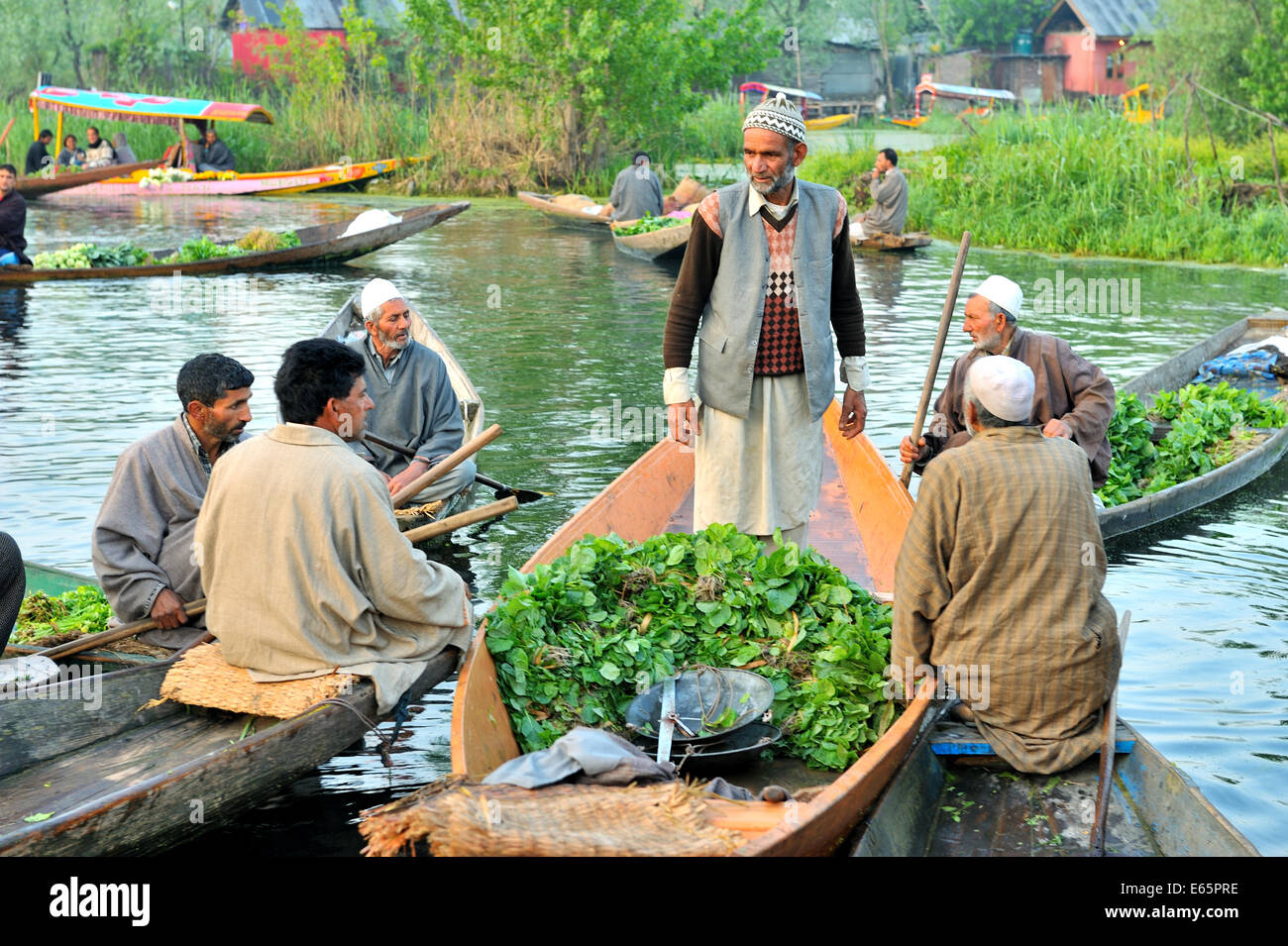 Floating market - Bargaining Stock Photo - Alamy