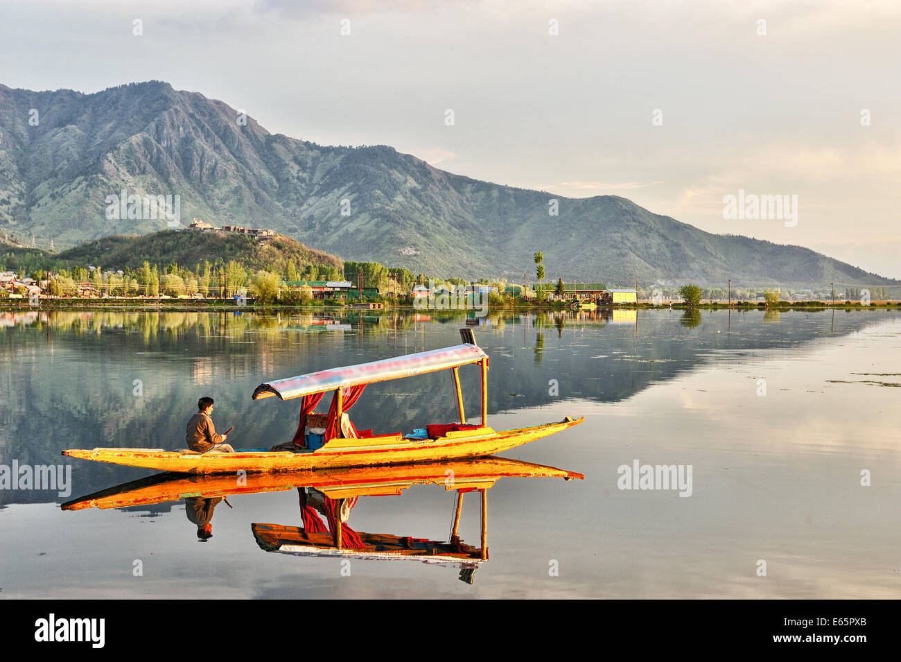 Shikara at Pahalgam Stock Photo - Alamy
