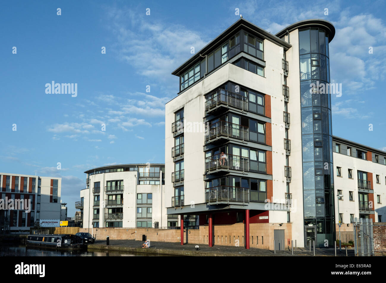 Apartments and canal boat next to the Union Canal at Edinburgh Quay ...