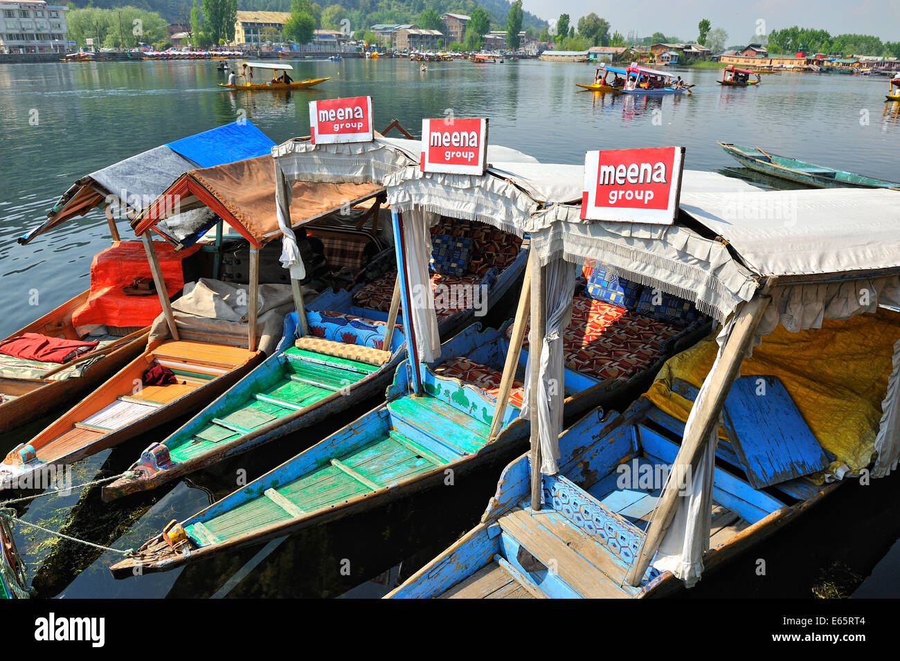 Shikara boat at Dal lake Stock Photo - Alamy