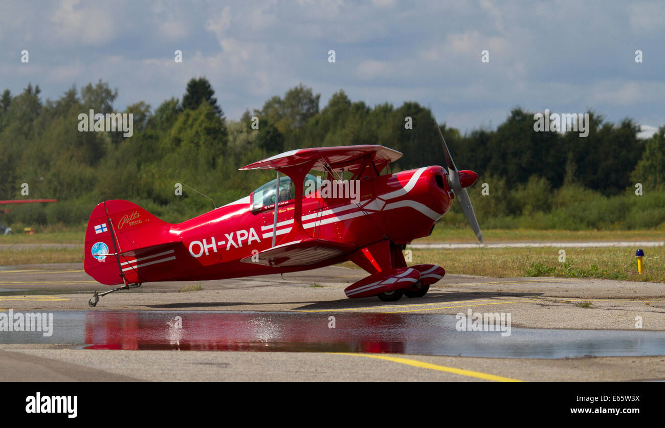 Pitts special biplane hi-res stock photography and images - Alamy
