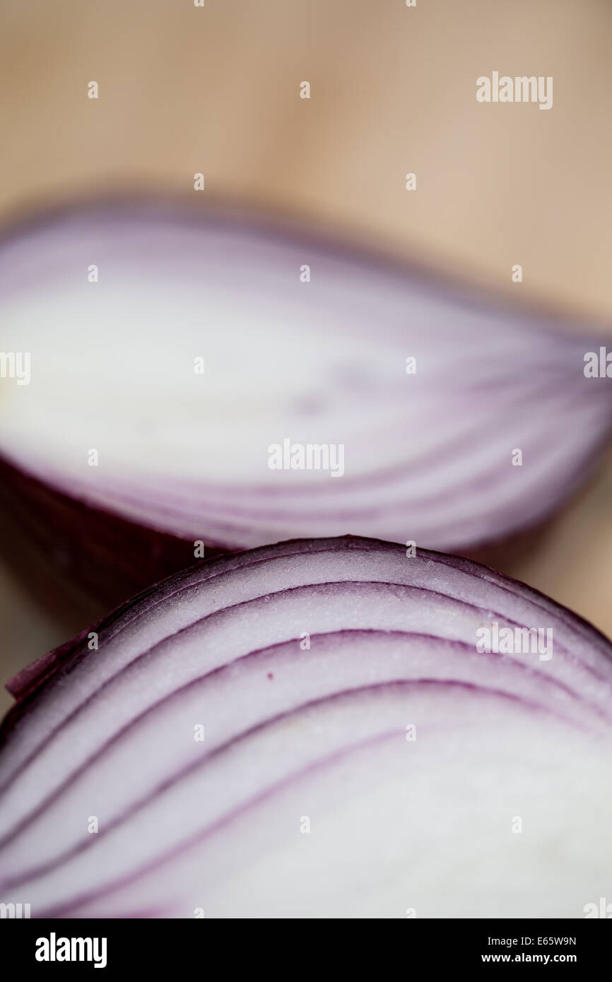 Cut red onion macro Stock Photo - Alamy