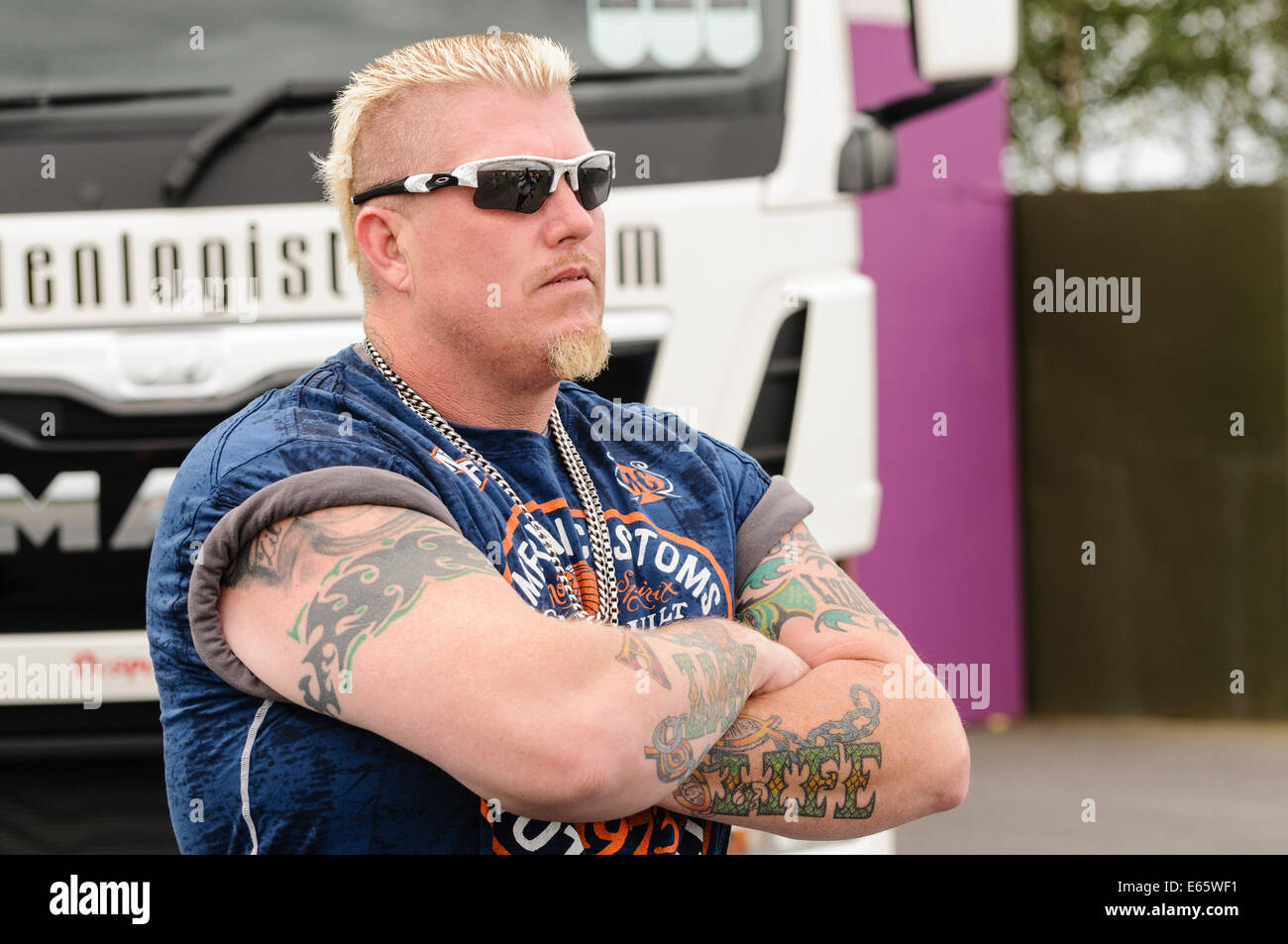 Ronnie shirley hi-res stock photography and images - Alamy