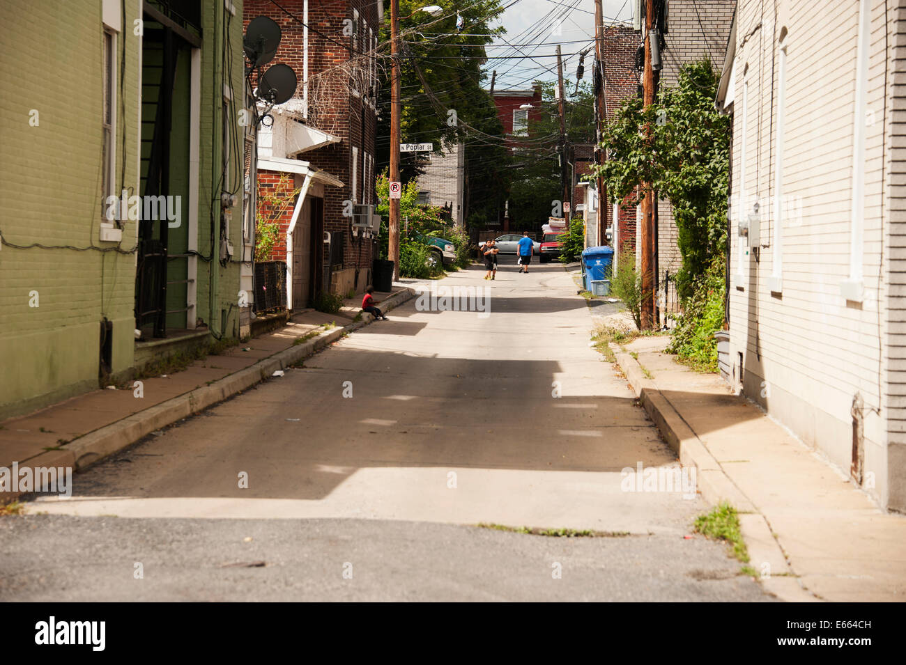 Streets intersections hi-res stock photography and images - Alamy
