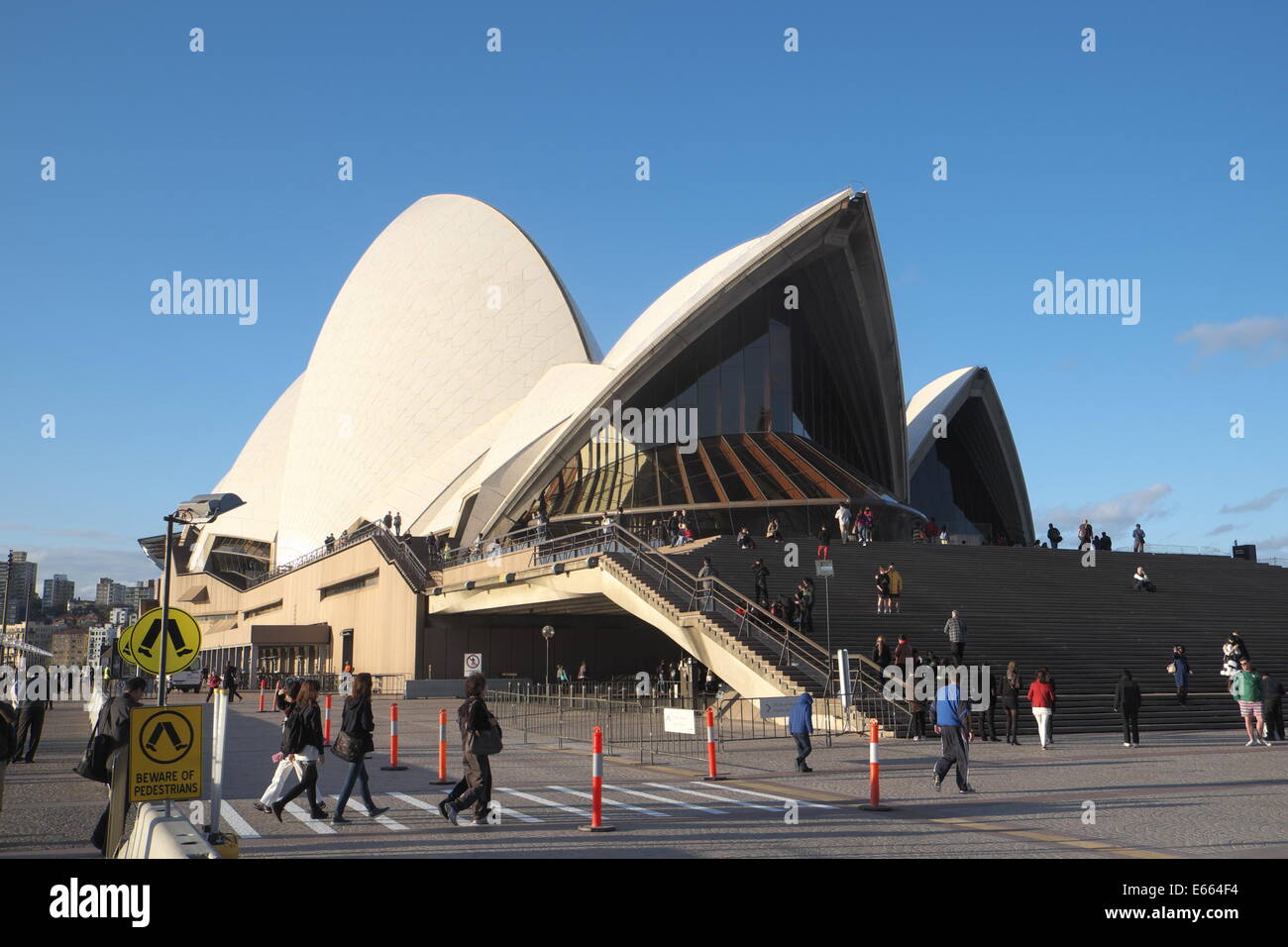 Sydney opera house exterior hi-res stock photography and images - Alamy