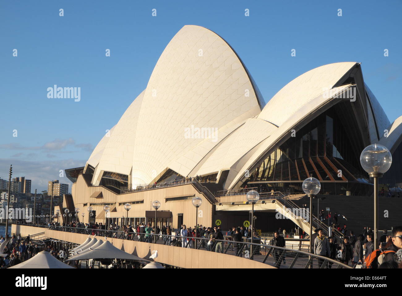 Sydney opera house and crowded opera bar, Sydney,australia Stock Photo ...