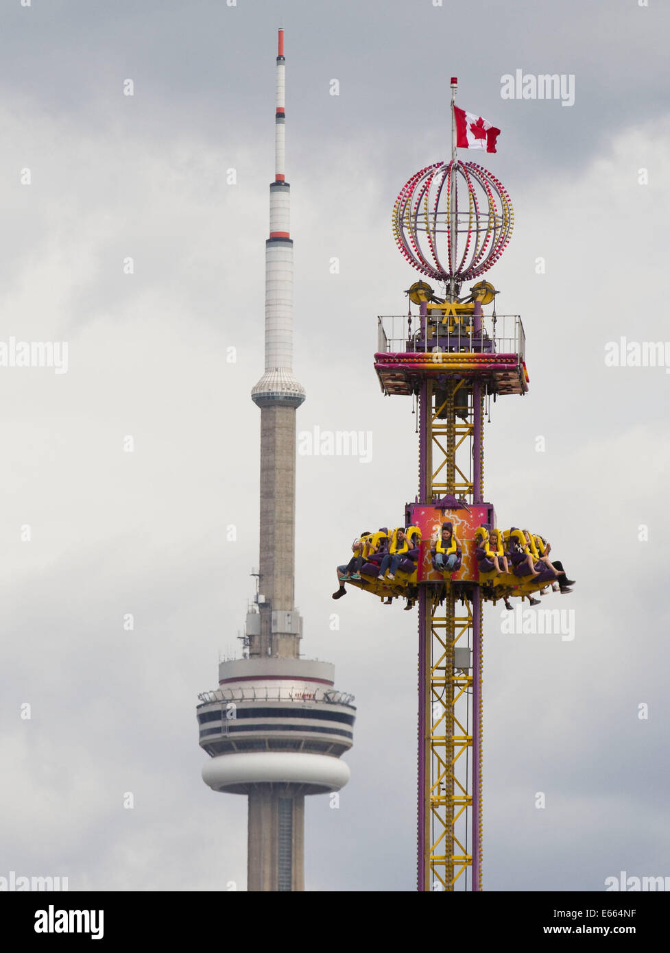Drop tower hi-res stock photography and images - Alamy