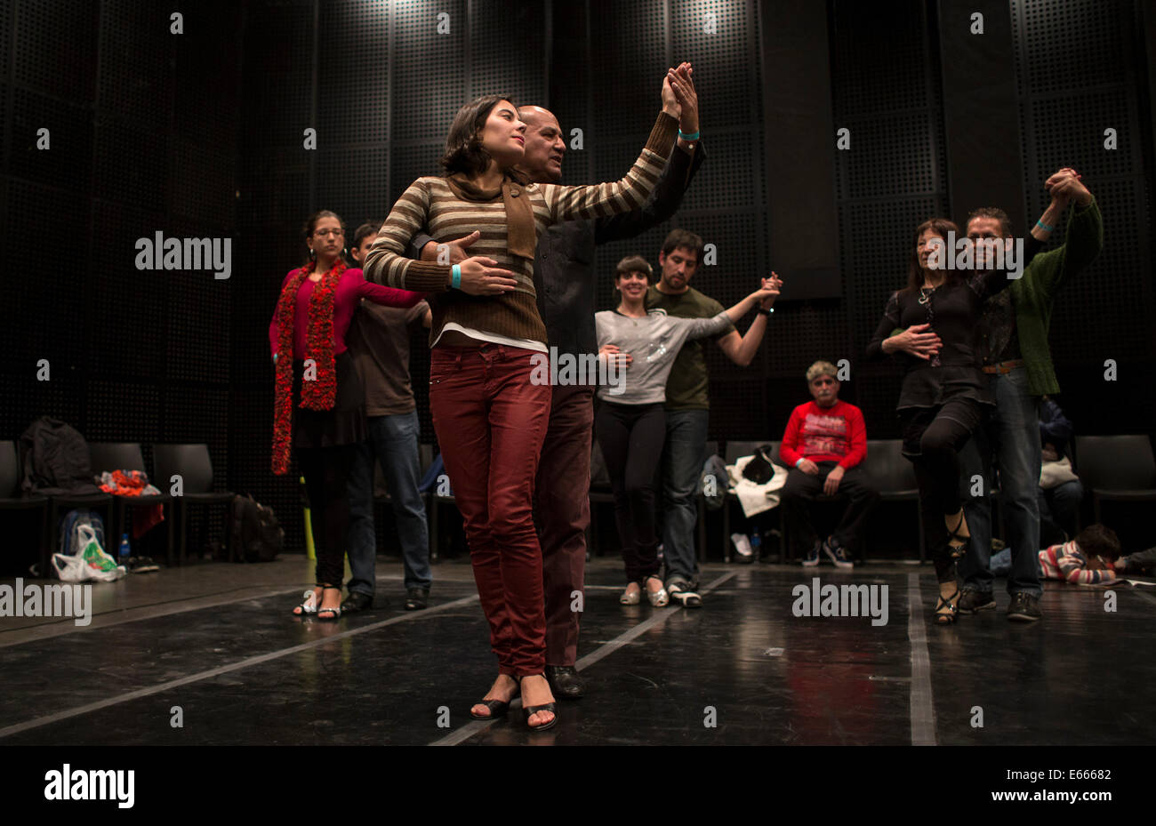 Tango escenario hi-res stock photography and images - Alamy