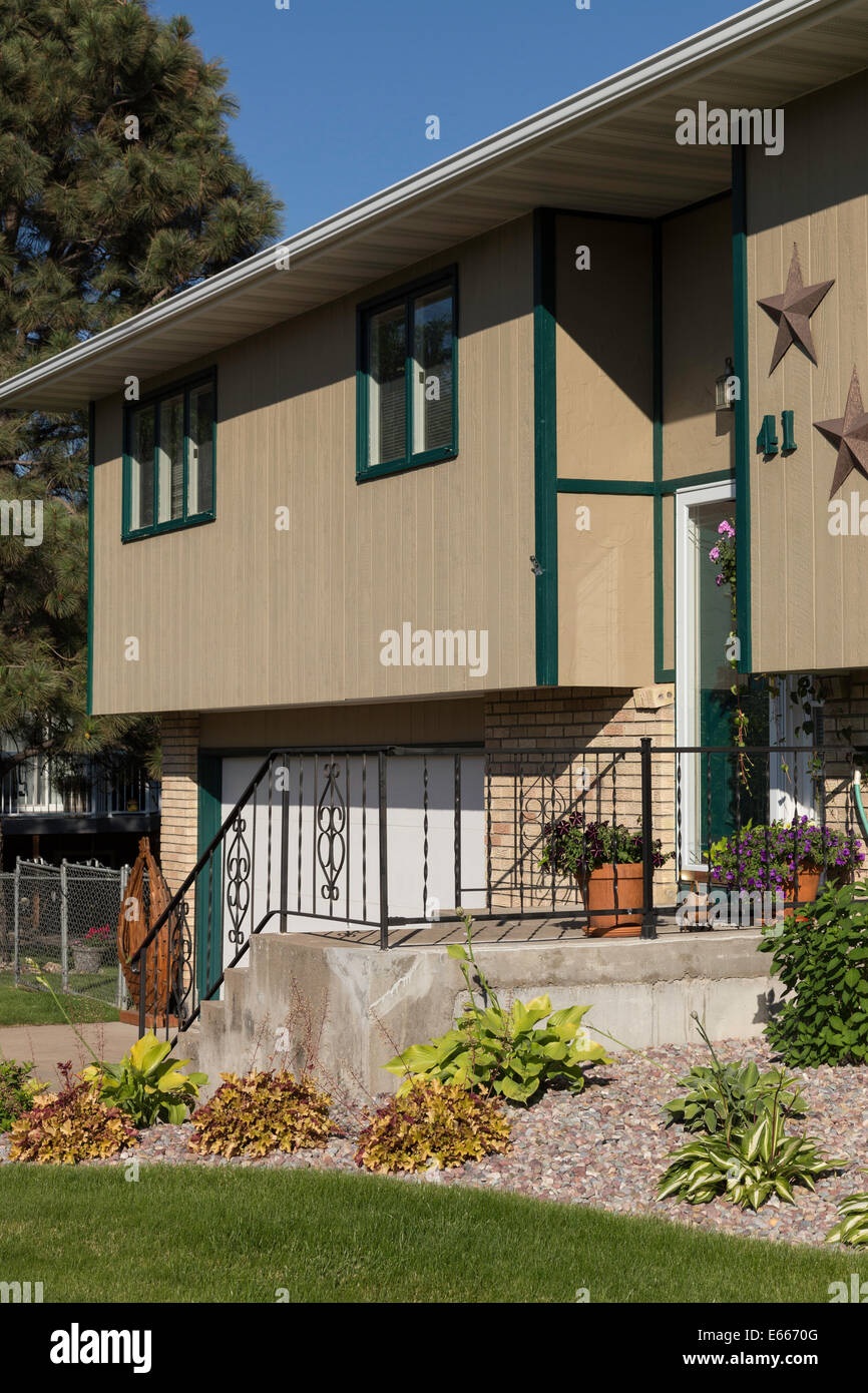 Suburban ranch house usa hi-res stock photography and images - Alamy