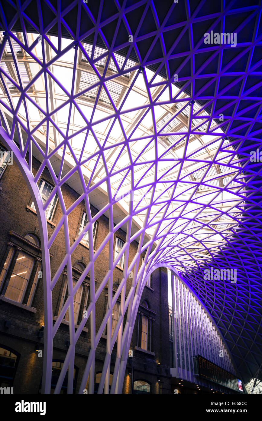 Western concourse kings cross hi-res stock photography and images - Alamy