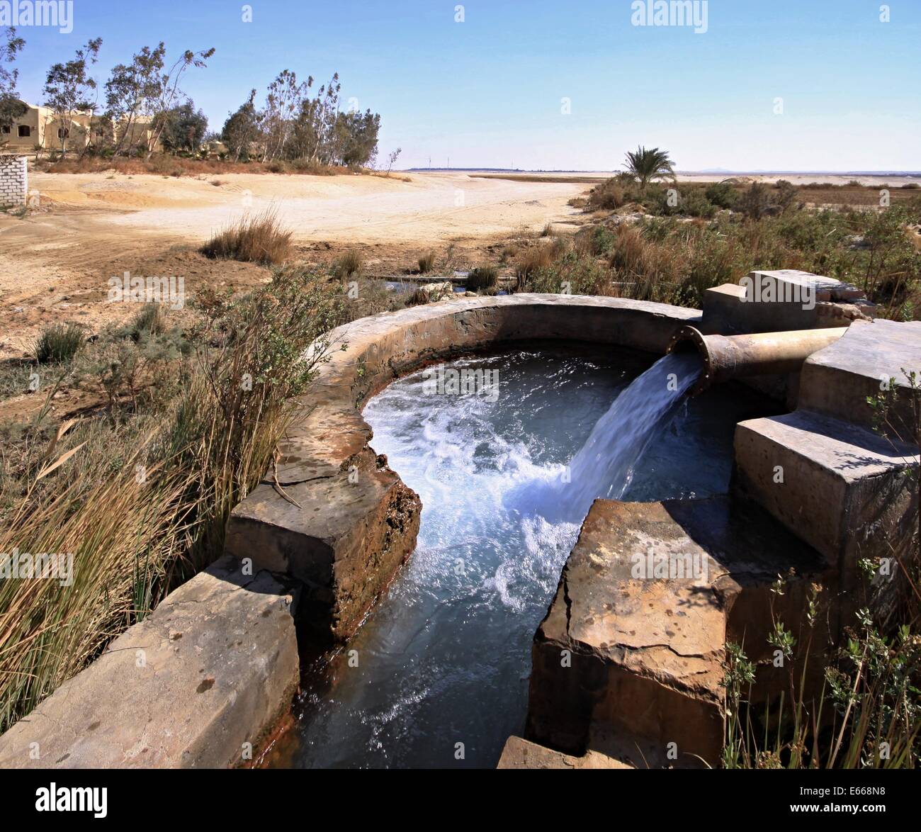 Kharga oasis hi-res stock photography and images - Alamy