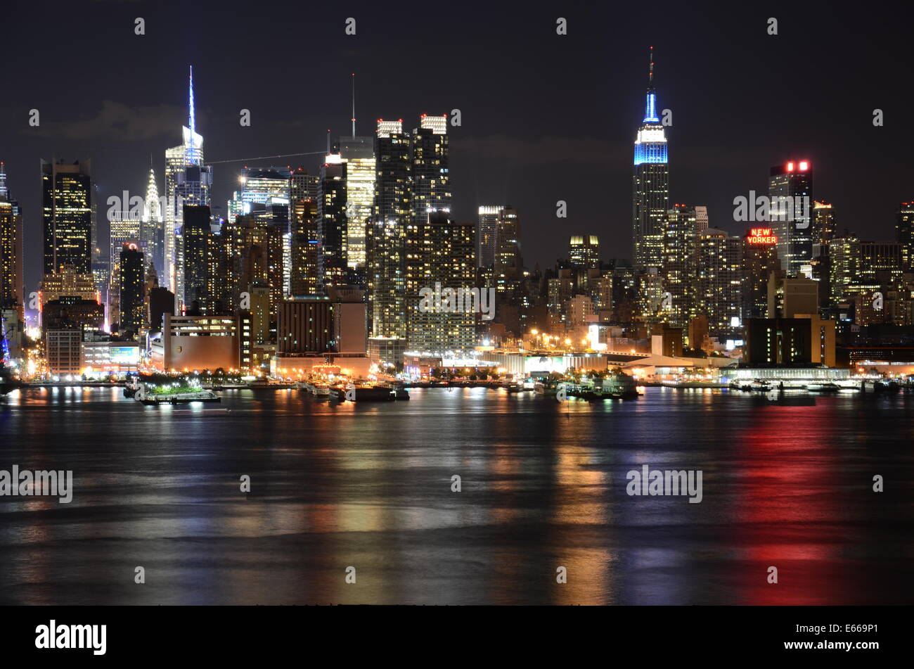 A city at night Stock Photo - Alamy