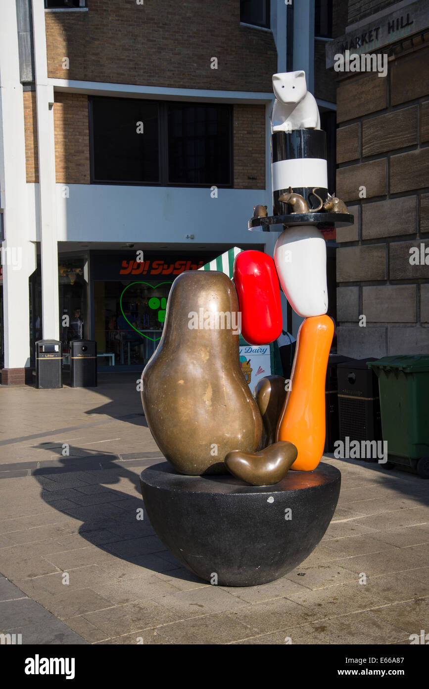 Walter Snowy Farr commemorative sculpture, Market Square, Cambridge ...
