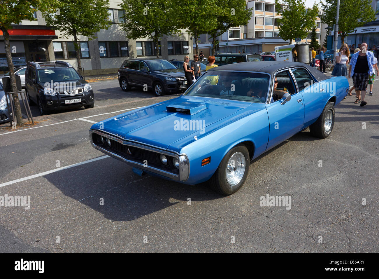 Car cruising hi-res stock photography and images - Alamy