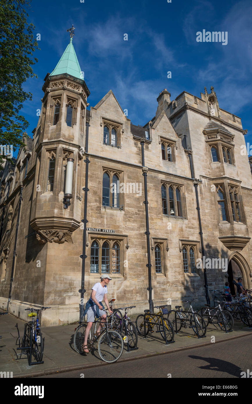 Trinity street cambridge hi-res stock photography and images - Alamy