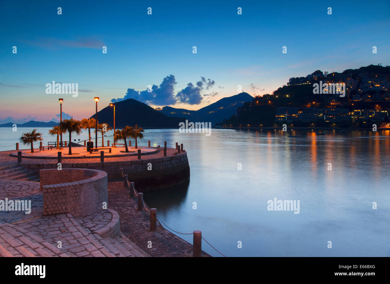 Repulse bay sunset beach hi-res stock photography and images - Alamy