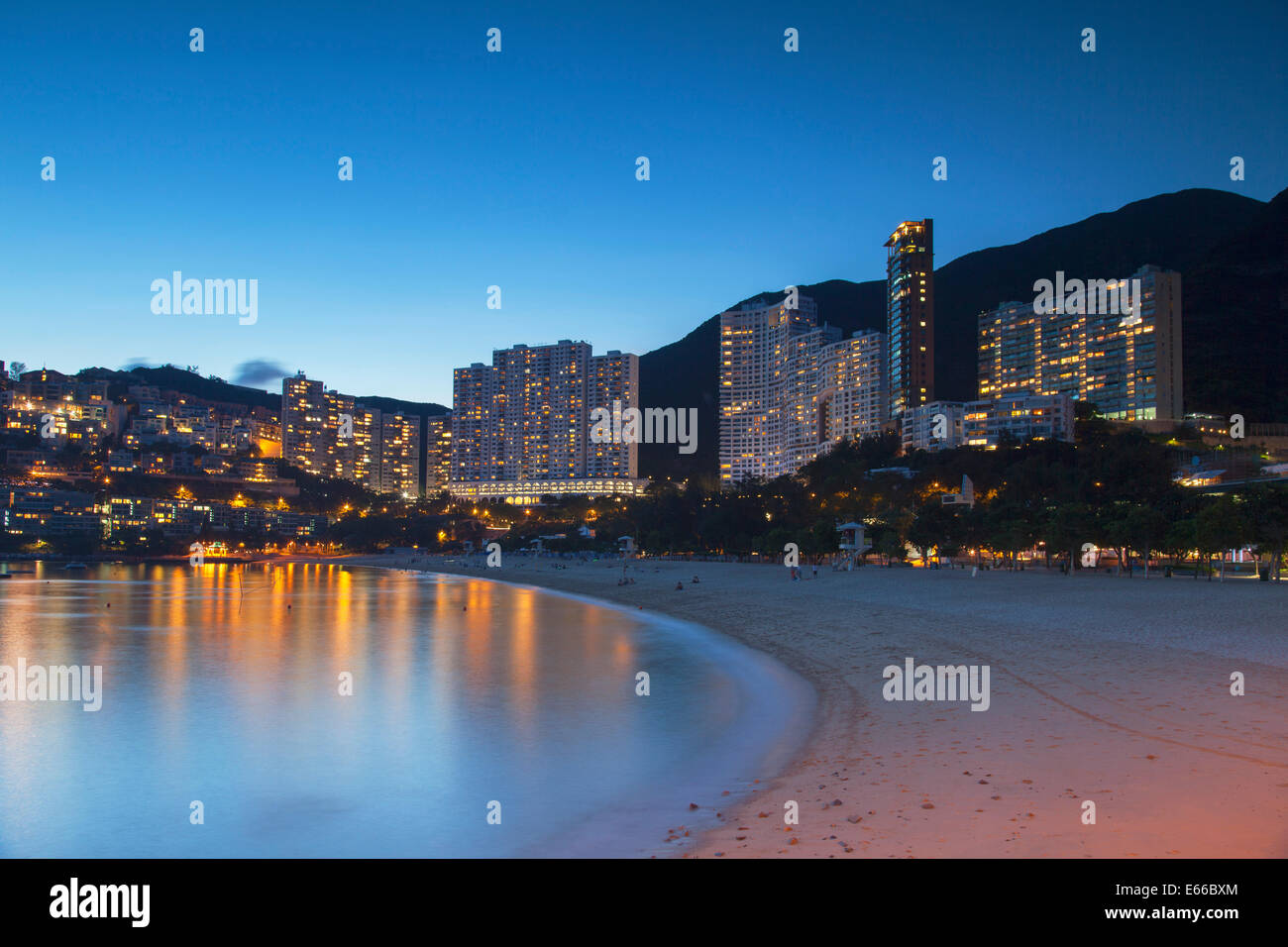 Repulse bay sunset beach hi-res stock photography and images - Alamy