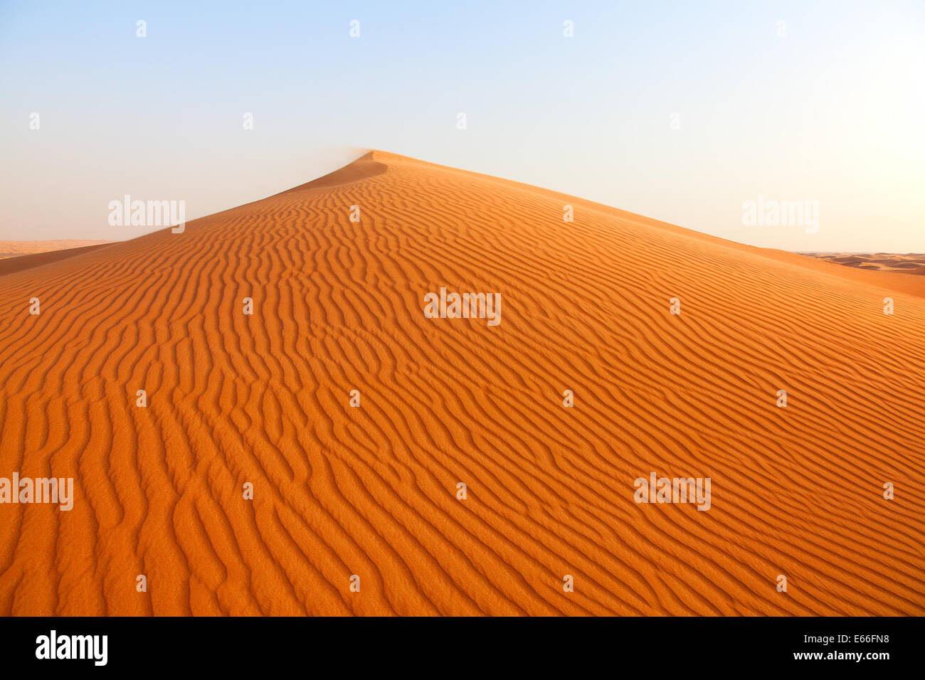 Red sand "Arabian desert" near Dubai, UAE Stock Photo - Alamy