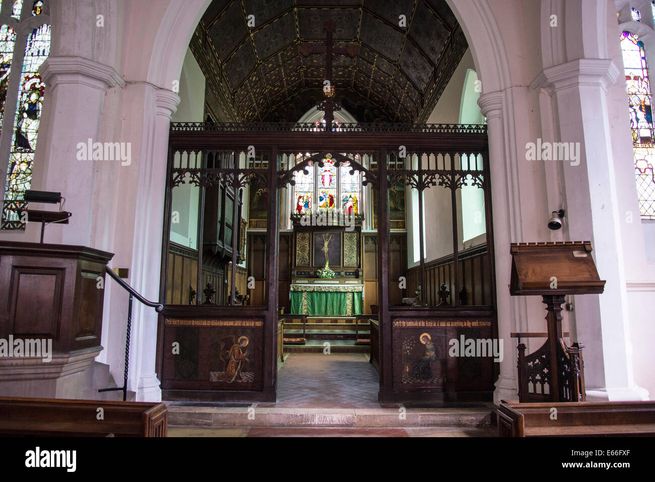 St Botolph's Church, Interior with wooden screen and altar, Cambridge ...