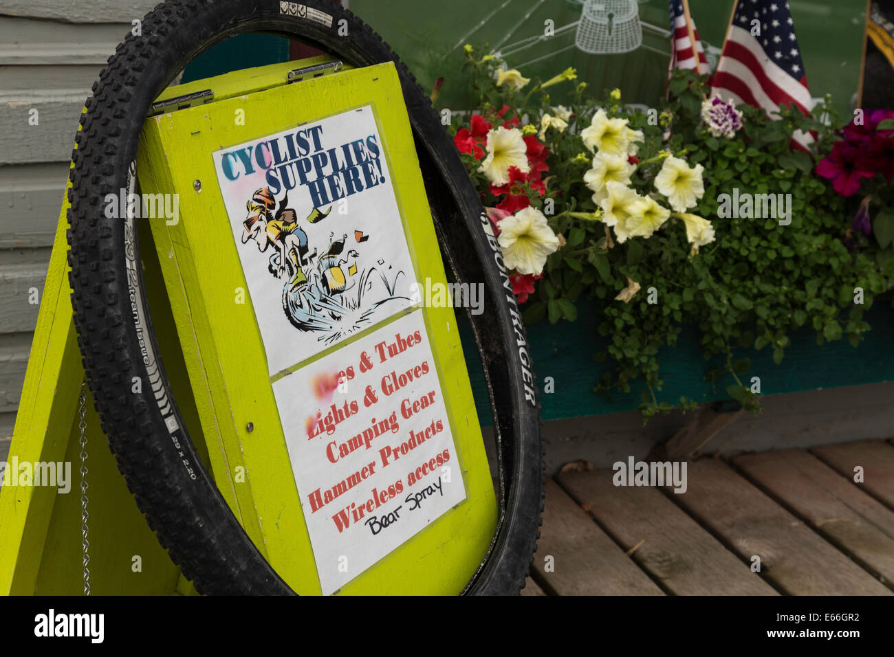 Small advertisements hi-res stock photography and images - Alamy