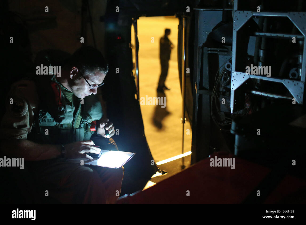 Erbil air base hi-res stock photography and images - Alamy