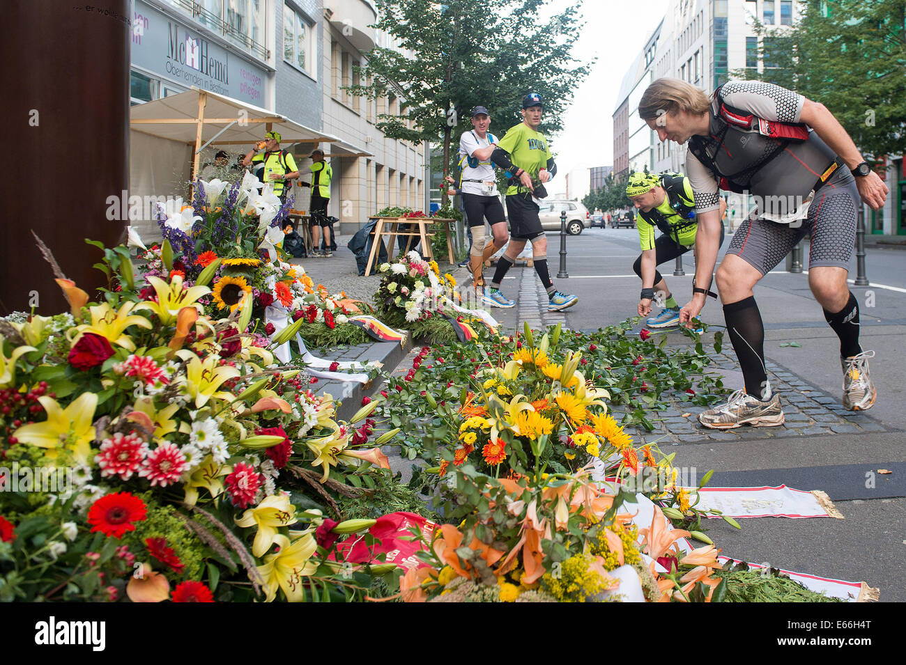 Berlin wall peter fechter hi-res stock photography and images - Alamy