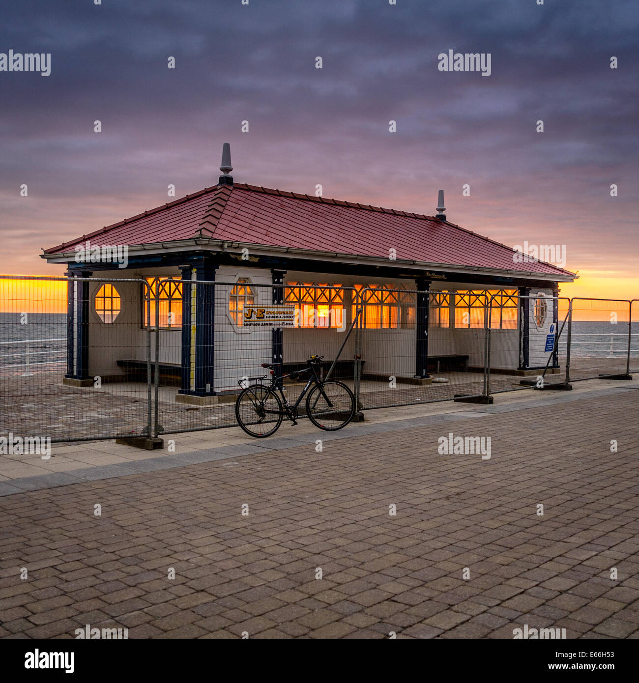 Aberystwyth promenade shelter hi-res stock photography and images - Alamy