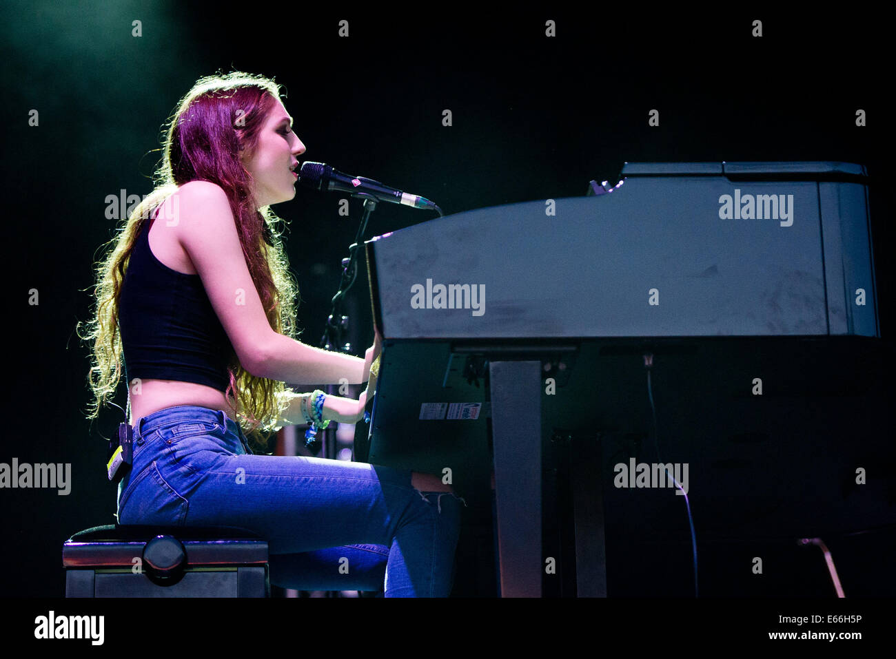 Hamburg, Germany. 15th Aug, 2014. Singer Birdie performs during the MS ...