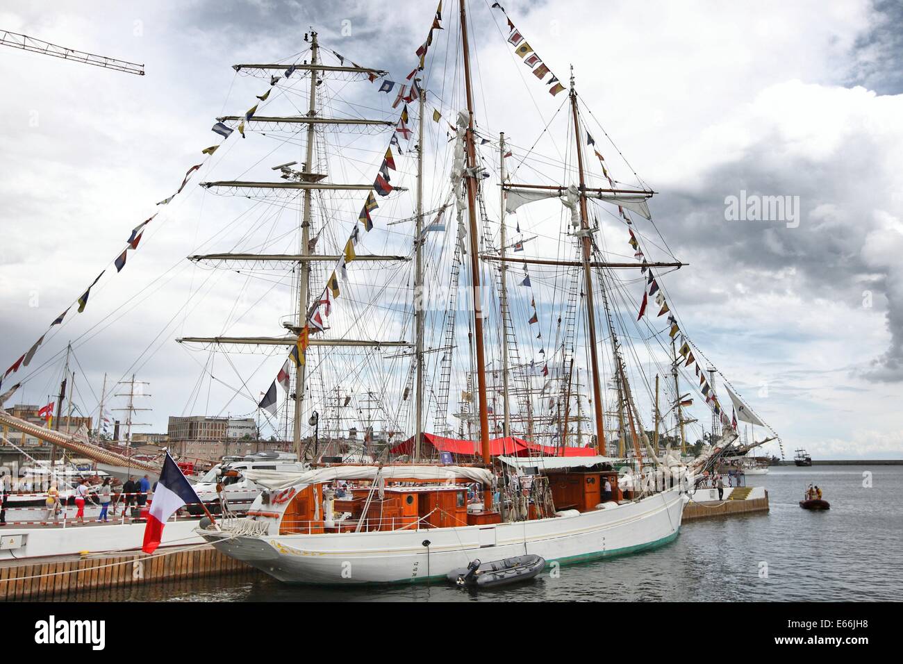 French sailing ship etoile tall hi-res stock photography and images - Alamy