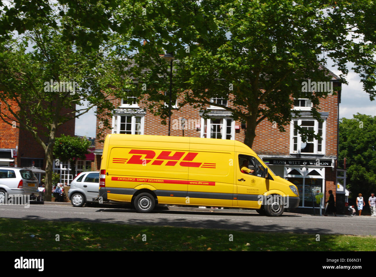 Dhl delivery vans hi-res stock photography and images - Alamy