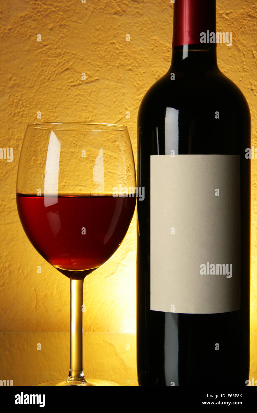 Bottle of red wine with label hi-res stock photography and images - Alamy