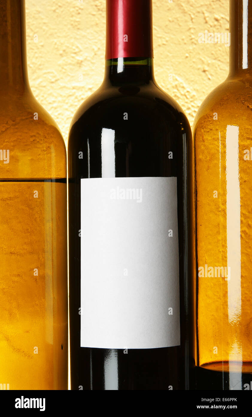 Bottle of red wine with label hi-res stock photography and images - Alamy